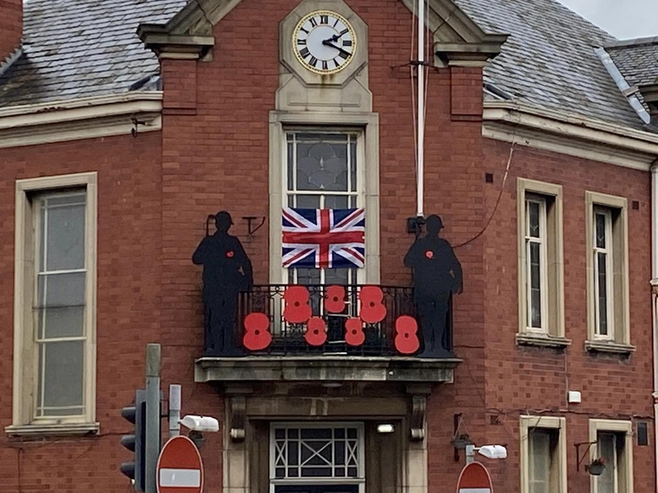 Warsop turns red for Remembrance Day with touching poppy tributes ...