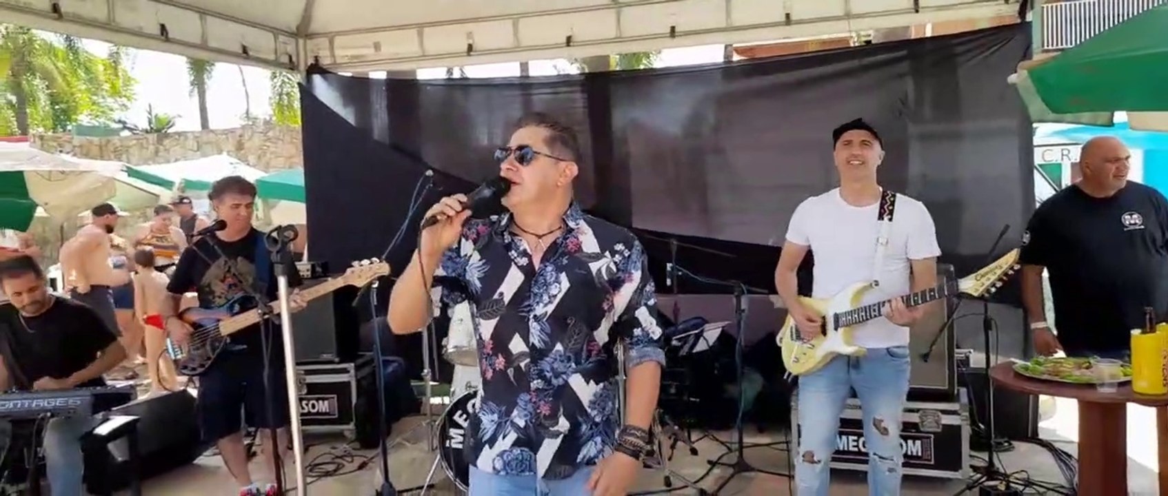 Use Your Love - BANDA STRATONANTES - CLUBE RECREATIVO FLORESTA - Vídeo ...