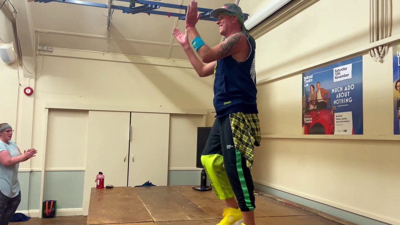 Russ Welch at one of his Zumba classes - video Dailymotion