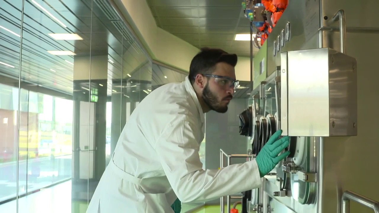 Industria chimica investe 2% fatturato in salute, sicurezza e ambiente - Video Dailymotion