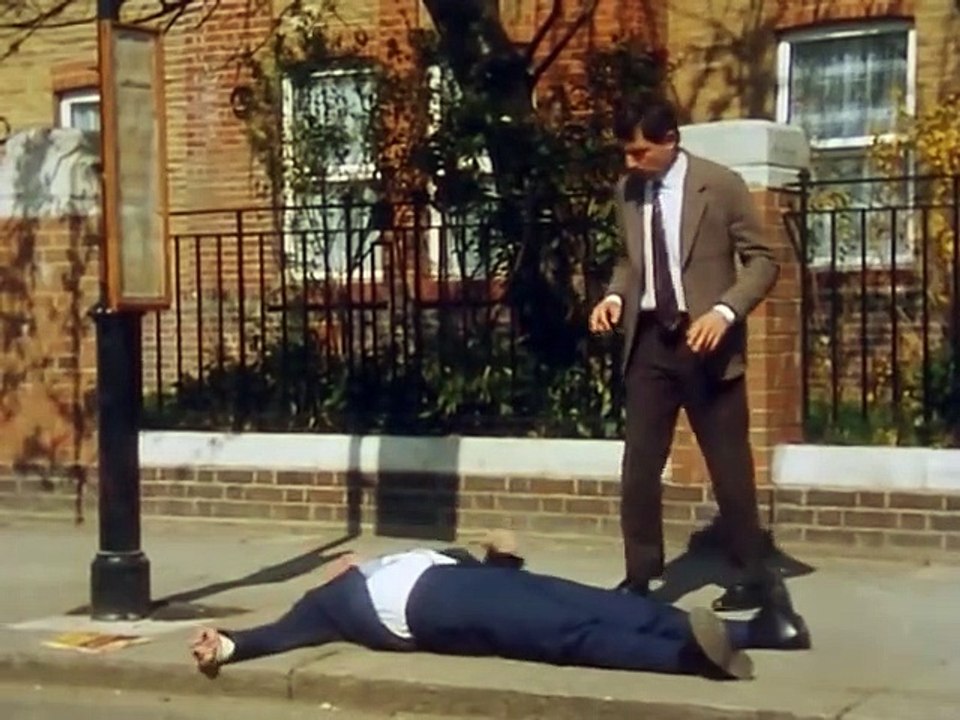 Creepy Bean - Funny Clips - Mr Bean Official - video Dailymotion