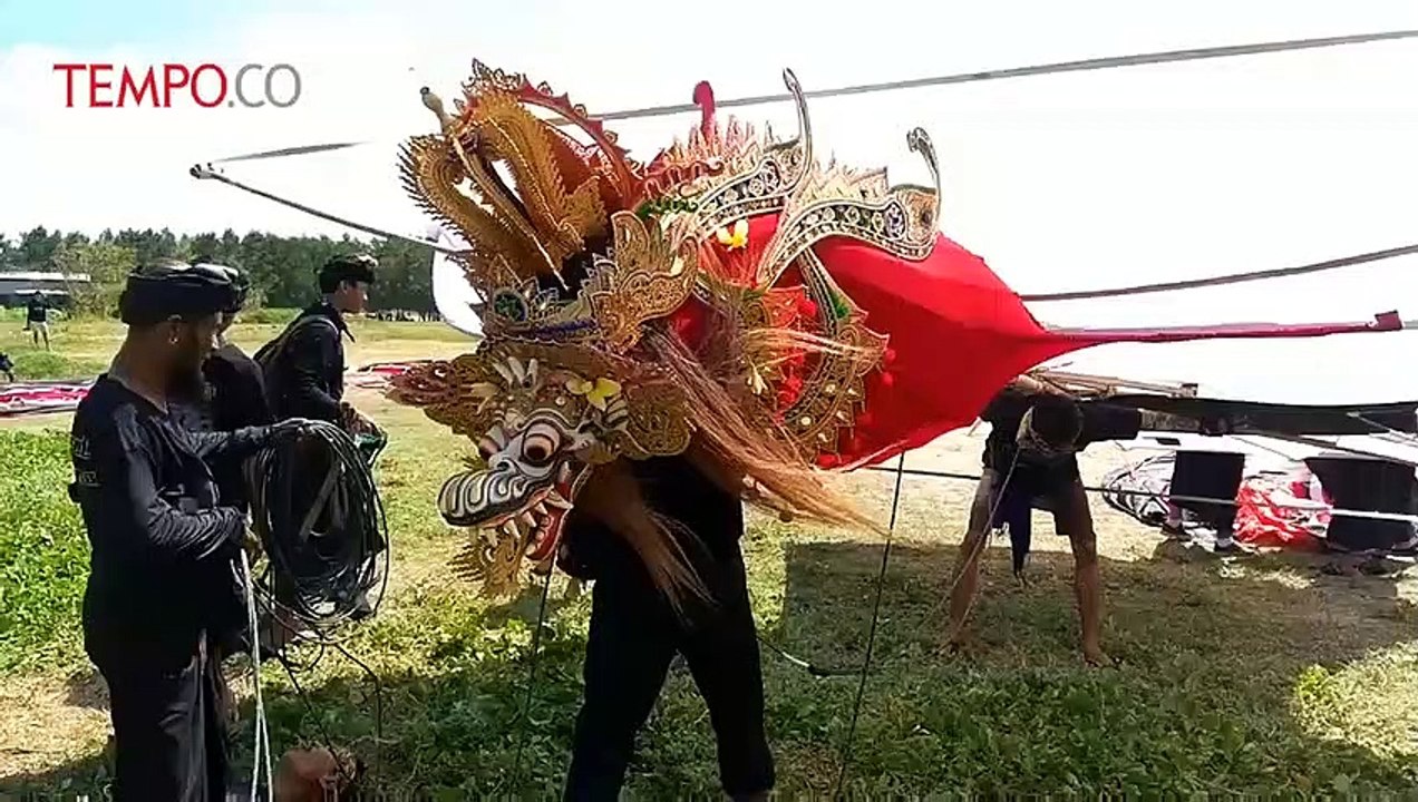 Kemeriahan Atraksi Festival Layang-layang Tradisional di Bali - video ...