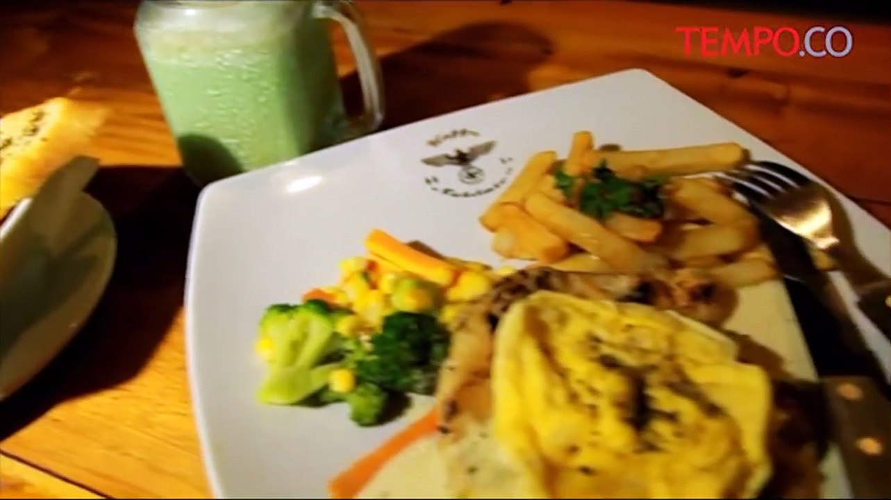 Soldatenkaffe-Sajikan-Schnitzel-Dan-Gulas-Soup-Khas-Jerman.flv - video ...