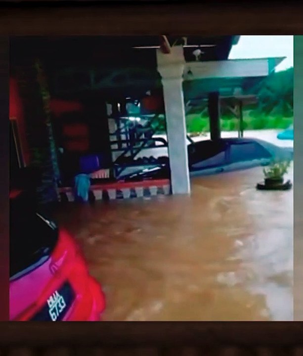 Malaysia turns into an ocean! flash floods hit klang, shah alam after ...