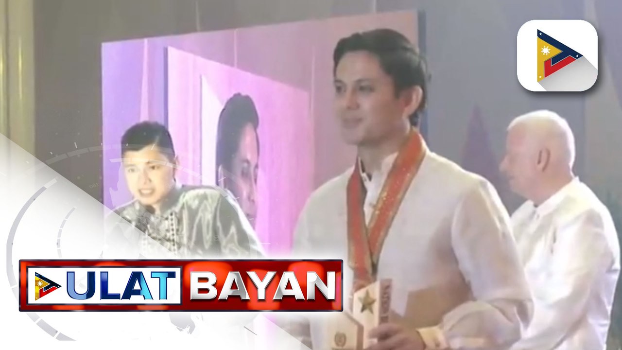 The Chatroom host Atty. Mico Clavano, pinarangalan sa Nation Builders - video Dailymotion