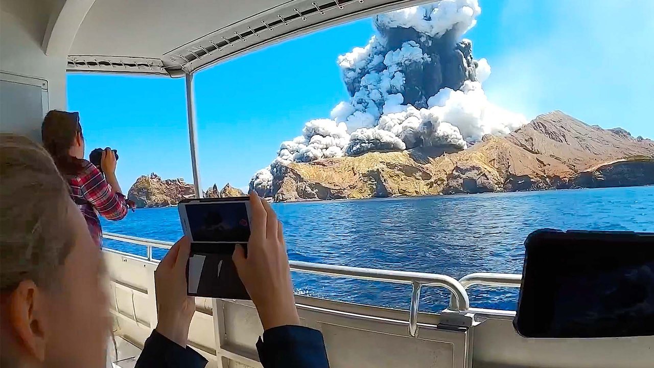 Intense Official Trailer for Netflix's The Volcano: Rescue from ...