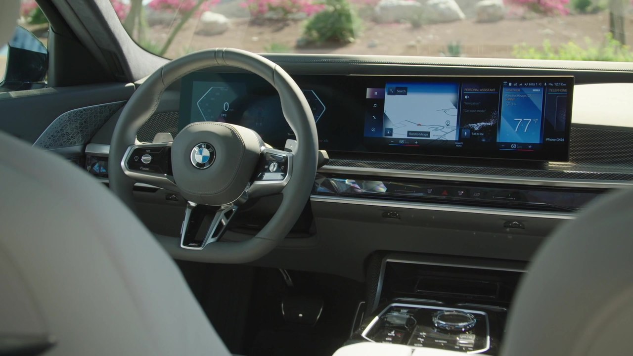 The new BMW 760i xDrive Interior Design in Aventurin Red - video ...