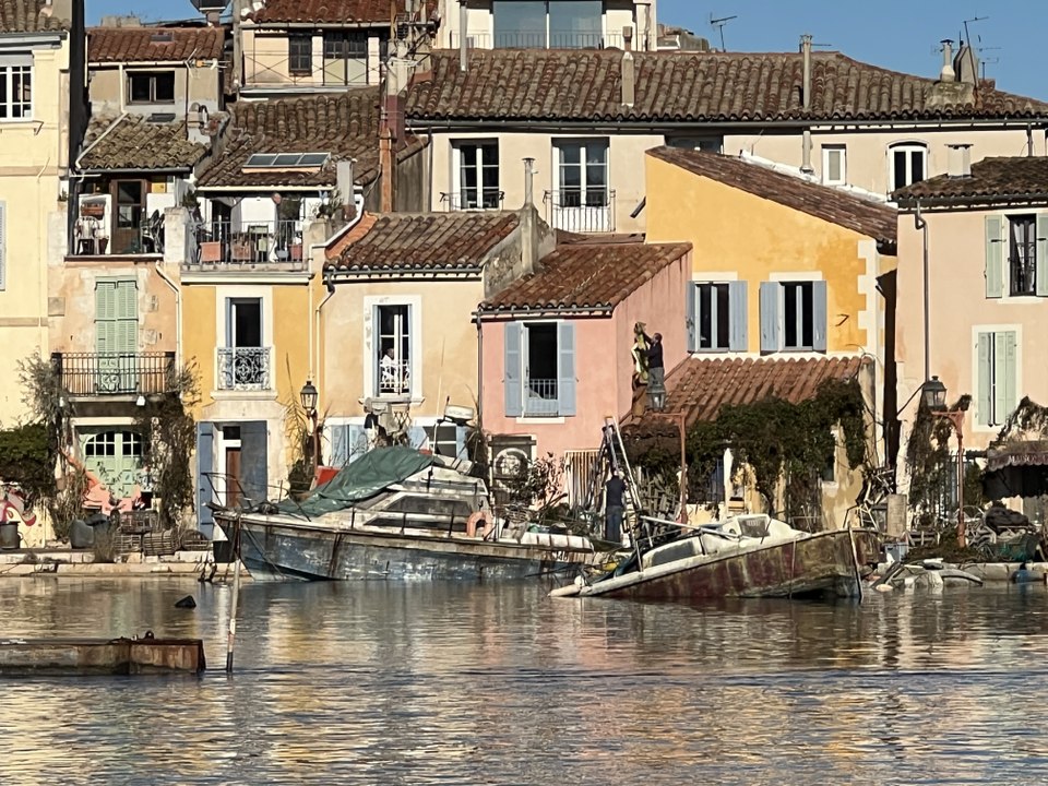 Le Miroir aux oiseaux à Martigues prend des airs de fin du monde pour le tournage de Daryl ...