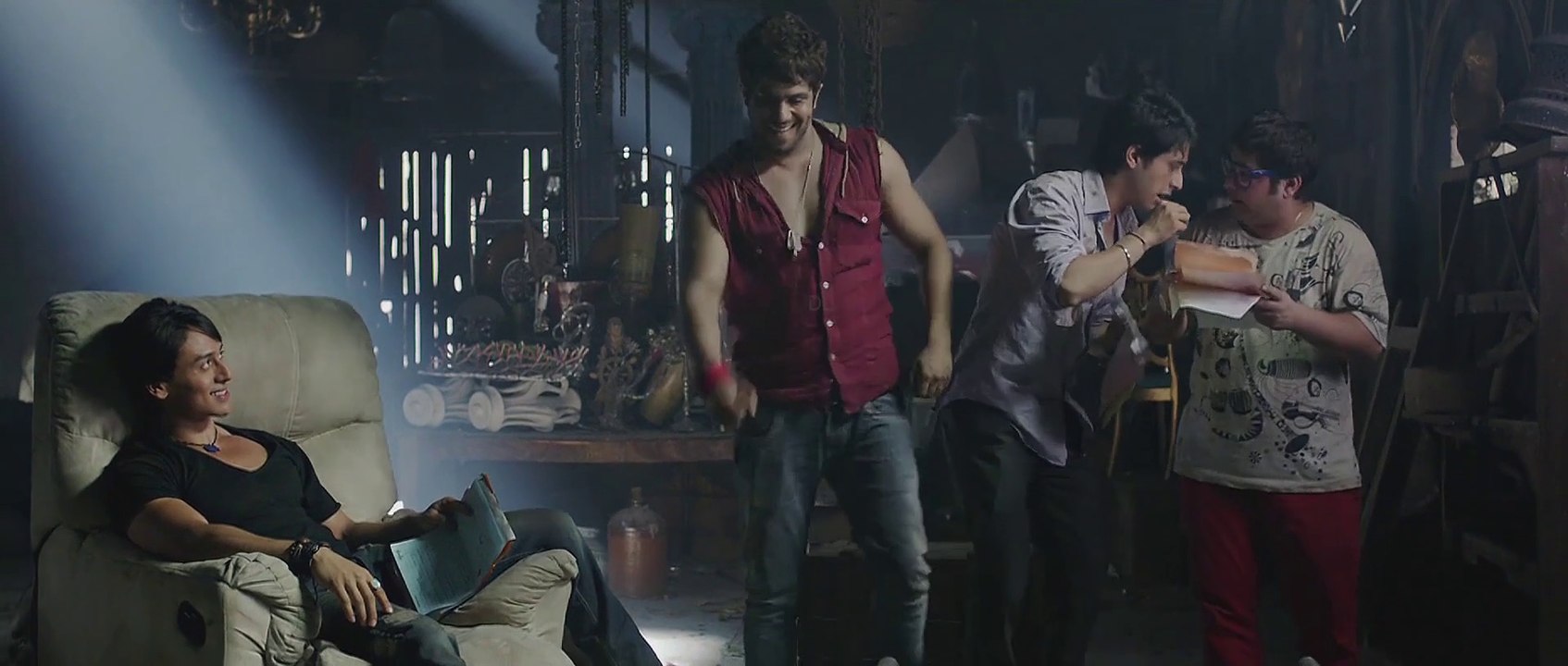 Main Parinde jaisa hu. Meri koi boundary nahi hai. Naa main kisi ka ...