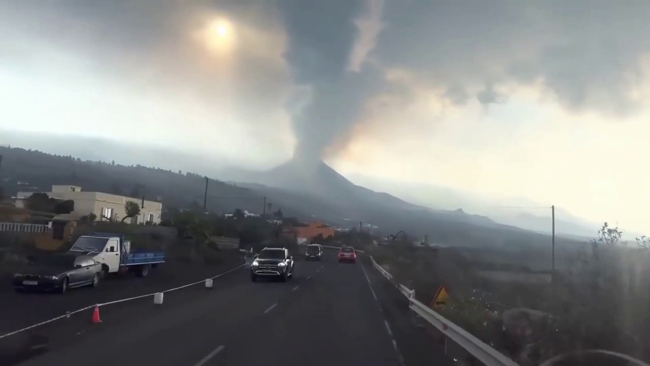 Natural Disaster Caught on Camera Part-01 - video Dailymotion