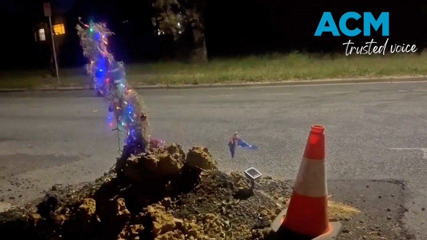 Canberra pothole 'Christmas tree' gets decorated with lights | The ...