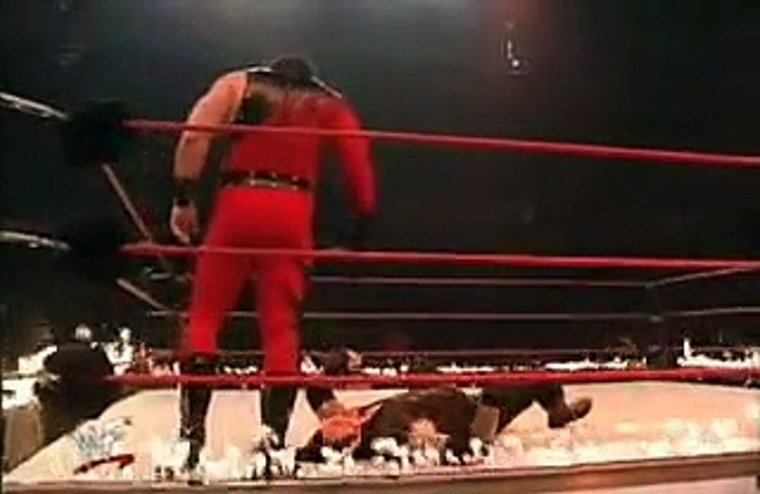 Kane vs The Undertaker (WWF In Your House #21) (Unforgiven 1998 ...