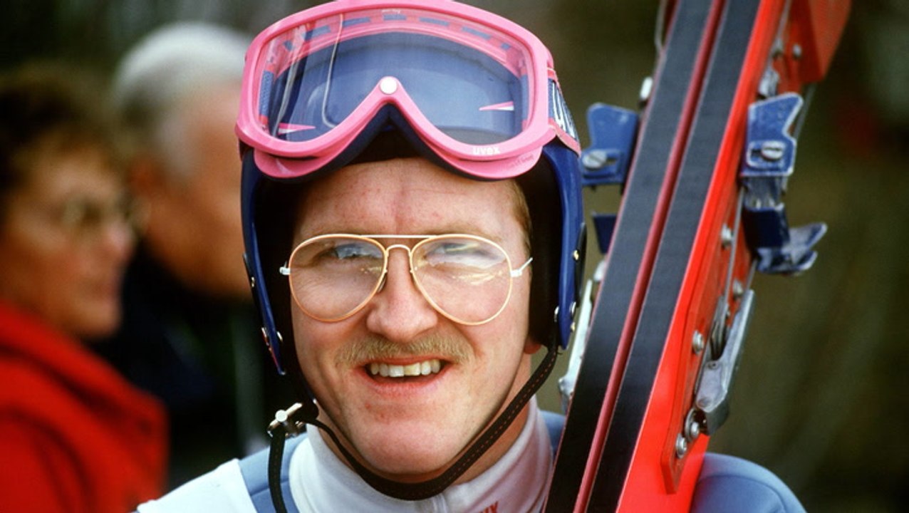 „Eddie the Eagle“: So sieht der Kult-Skispringer heute aus - video ...