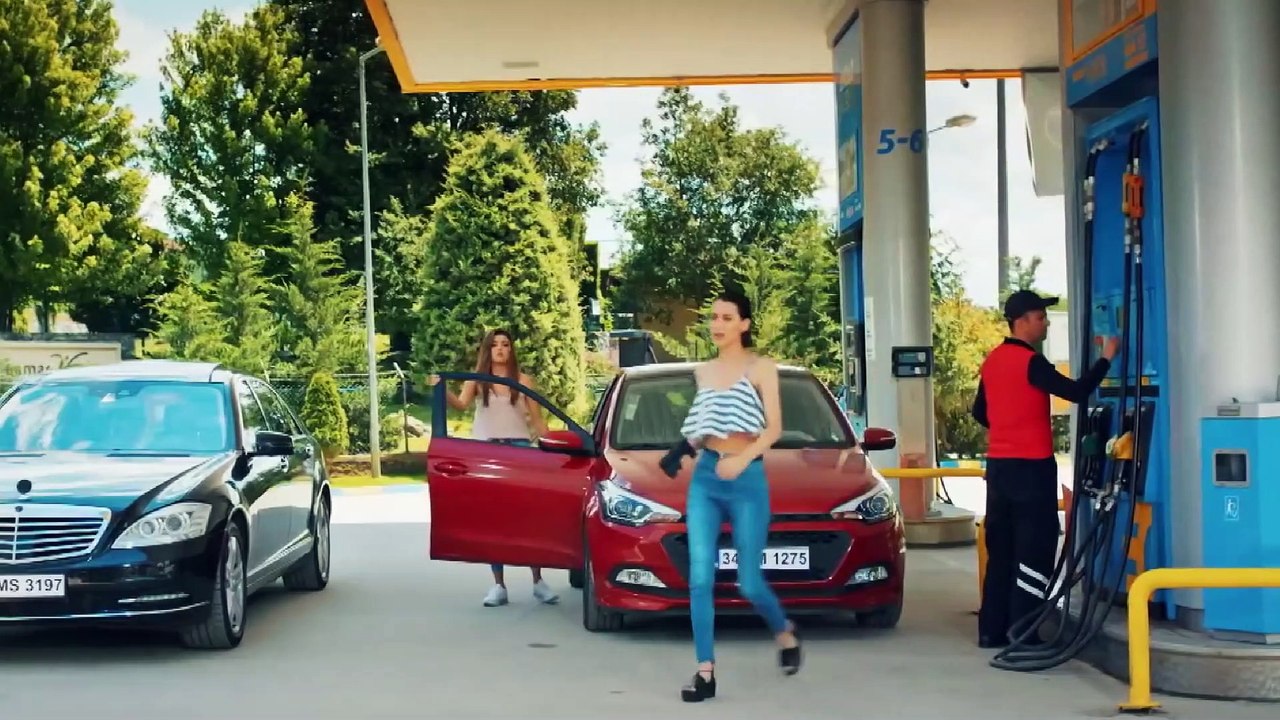 Hayat Drama Episode 4 (Hindi Dubbed) | Pyar Lafzoon Mein Kahan (Urdu ...