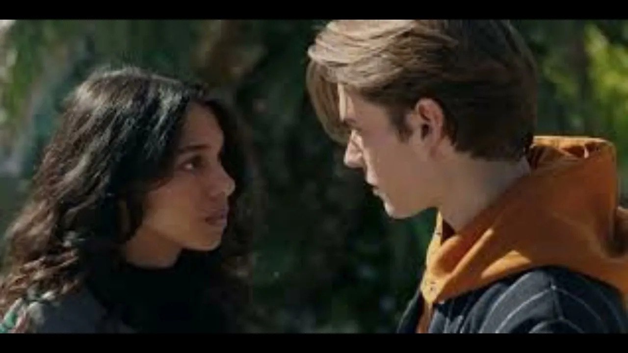 Demain nous appartient en avance : Sara se réveille, Adam fait une déclaration à Amel épisode ...