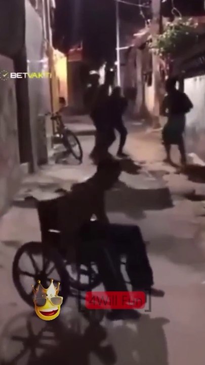 Gangster Running Memes | 4Will Fun Memes | #running #gangster #fire ...