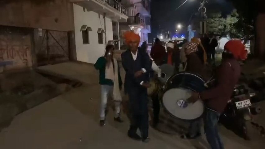 शादी की रस्मों के बीच दुल्हन की हार्ट अटैक से मौत, घरवालों ने छोटी बहन से कराया विवाह | Bride ...