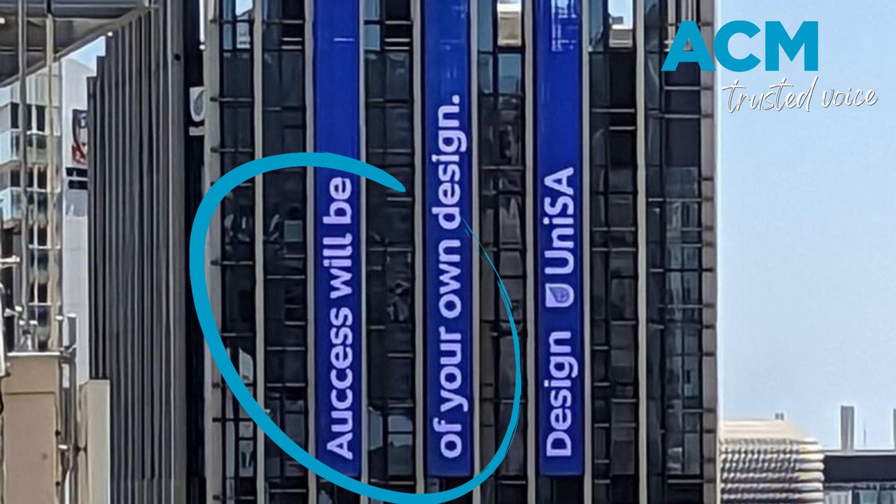 University of South Australia apologises for six-storey typo on its building - video Dailymotion