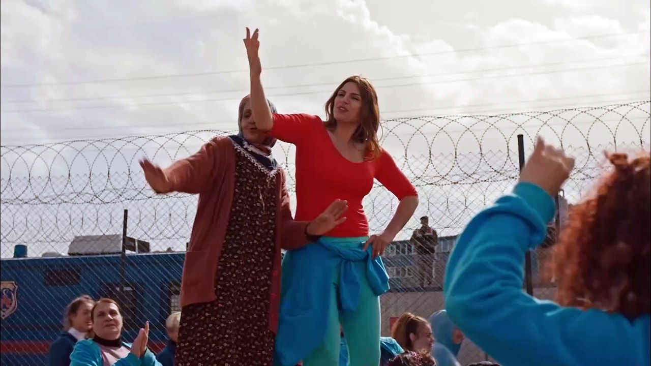 Avlu / The Yard - Episode 1 (English Subtitles) - video Dailymotion