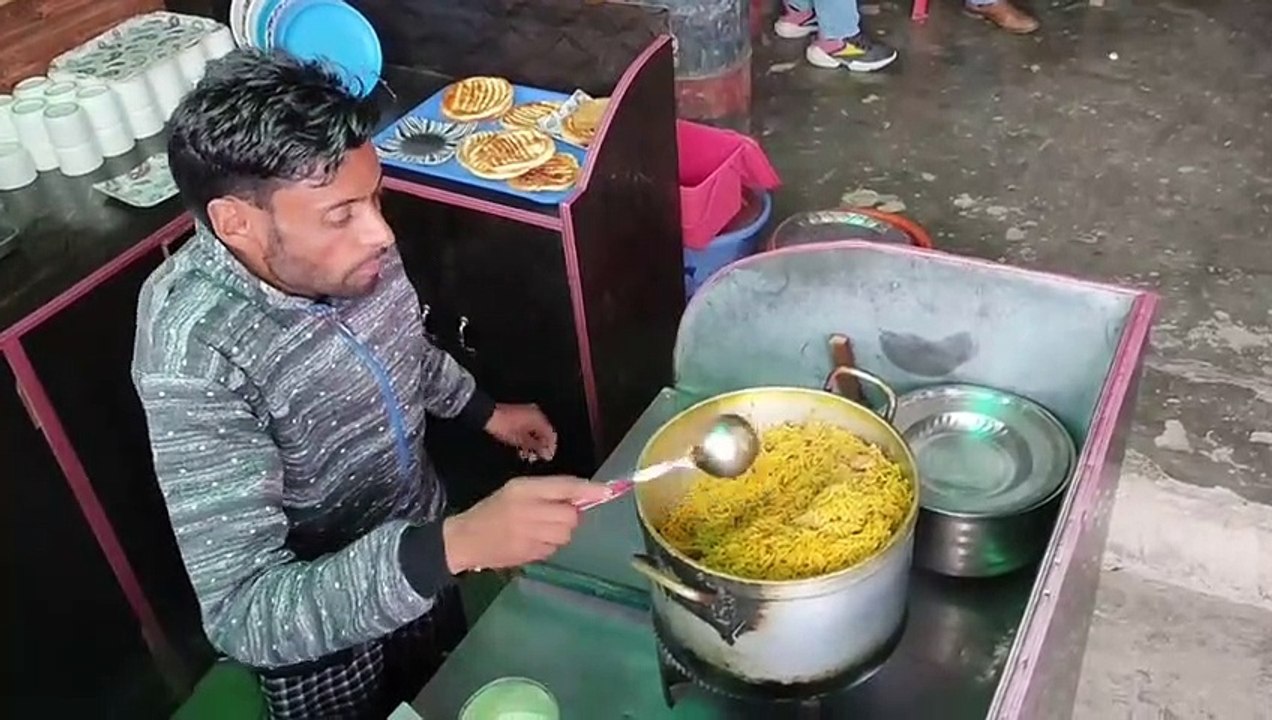 Specially-abled boy in Shopian sets up own tea stall and hotel - video Dailymotion