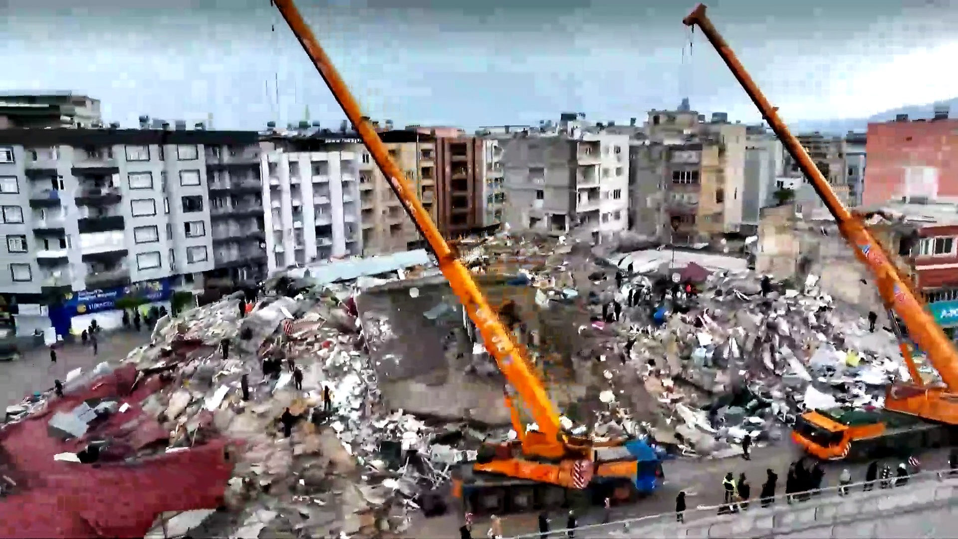 7.7 büyüklüğündeki deprem sonrası İskenderun havadan böyle görüntülendi