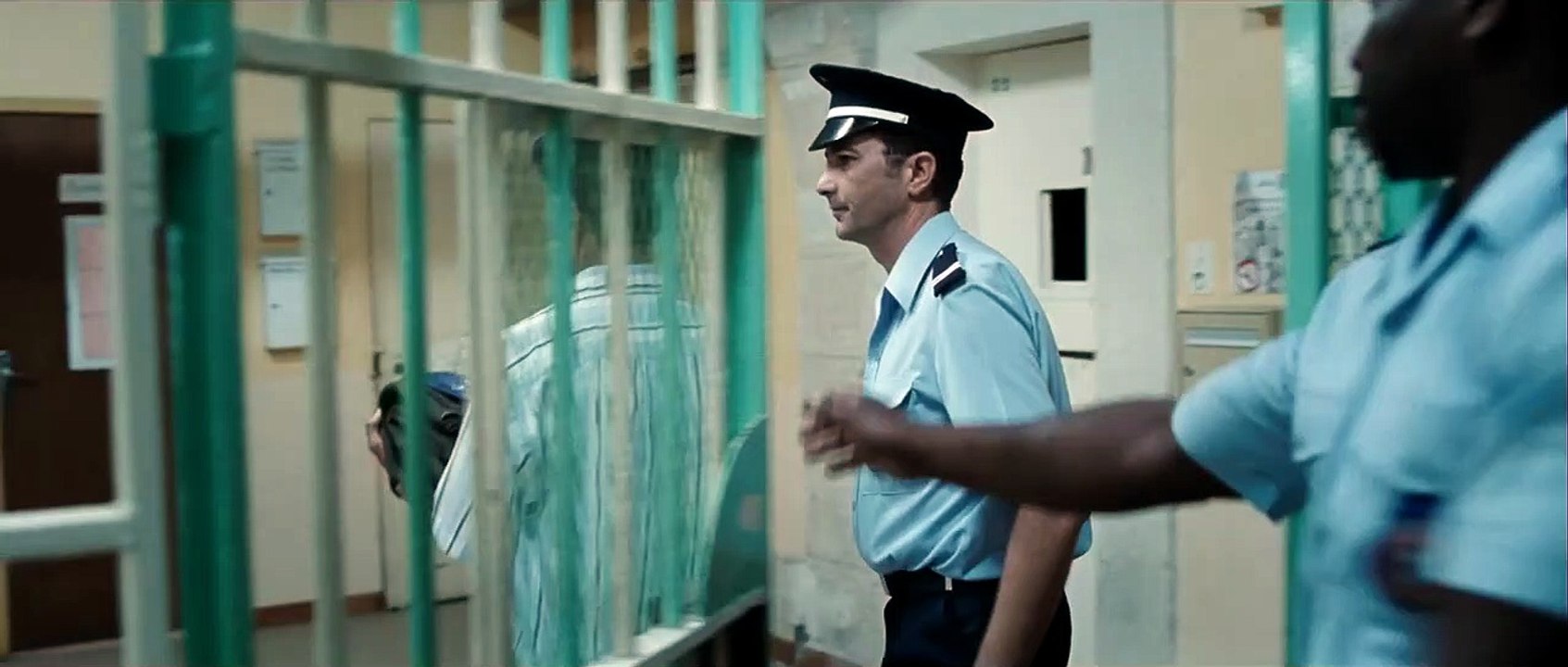 Omar m'a tuer | movie | 2011 | Official Trailer - video Dailymotion