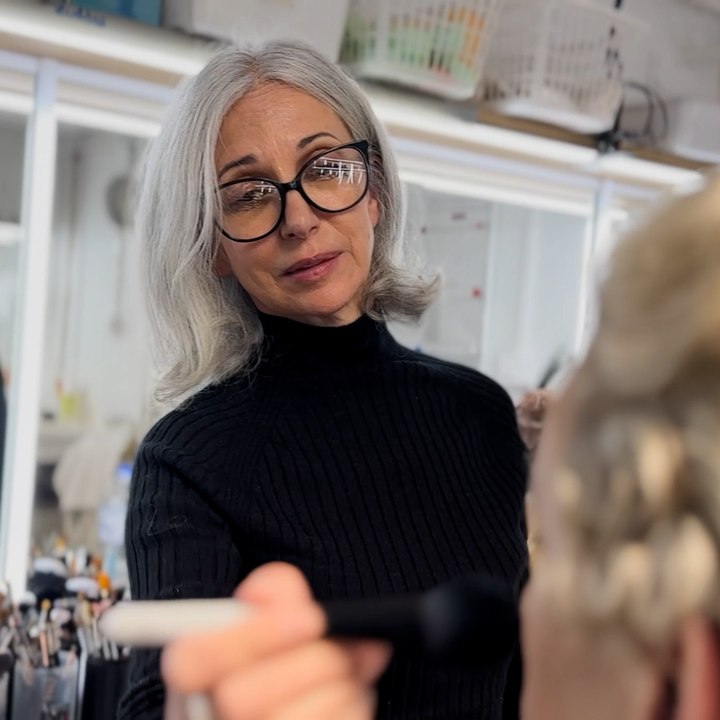 Annie est chef maquilleuse à l’opéra de Bordeaux - video Dailymotion