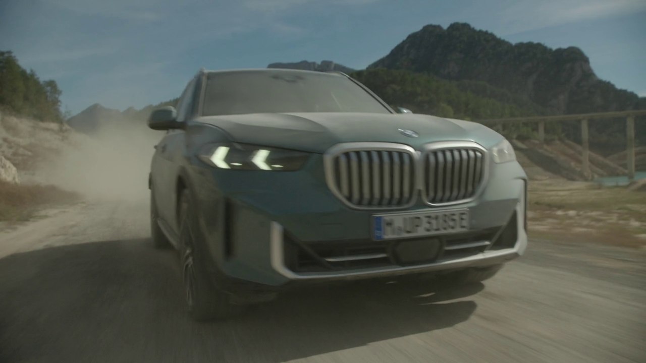 New BMW X5 2024 (G05) xDrive 50e, in Blue Ridge Mountain paint ...