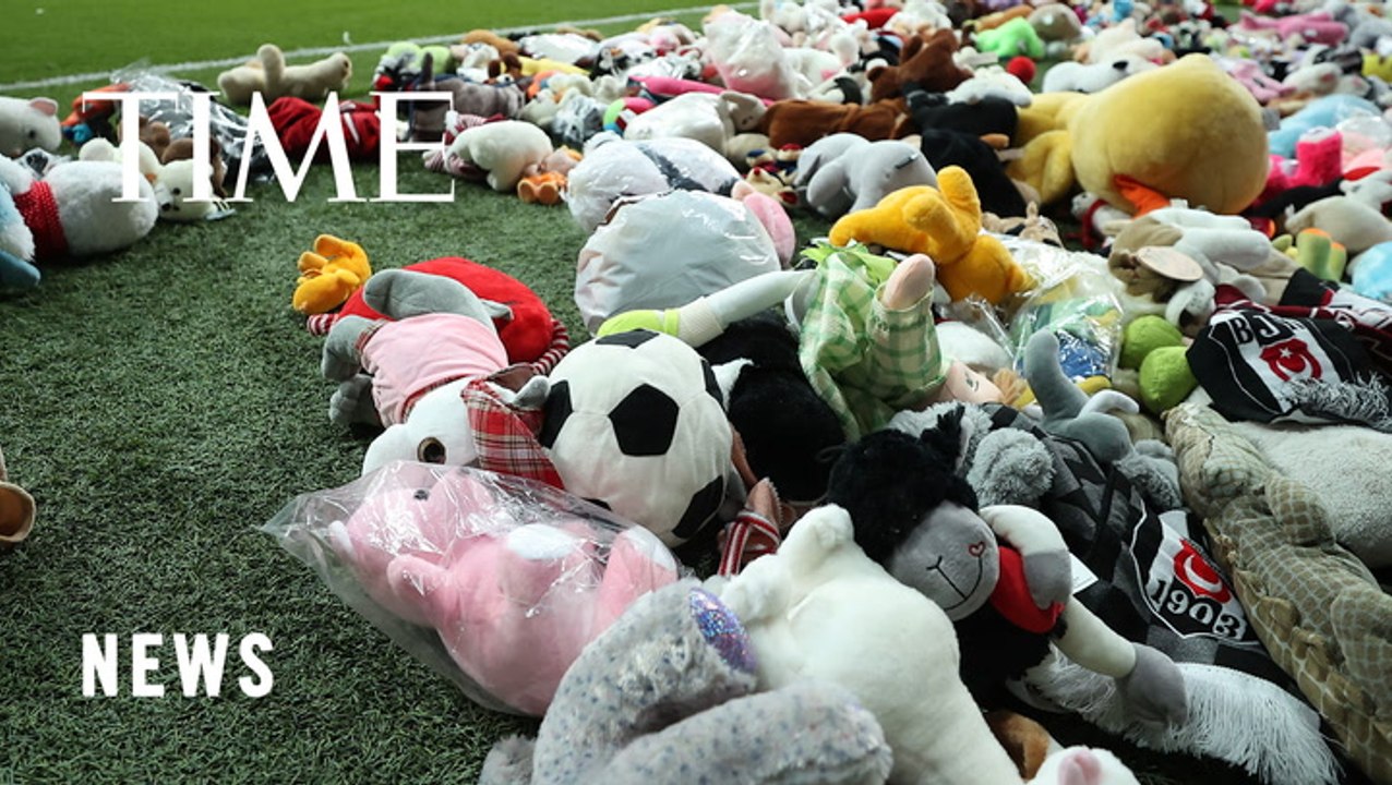 Turkish Soccer Fans Flood the Pitch With Stuffed Animals For Earthquake ...