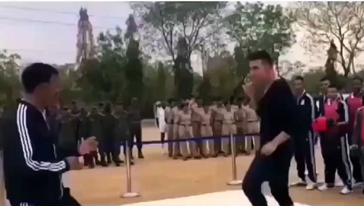 Akshay Kumar Fight With IPS Officer Latest Video - video Dailymotion