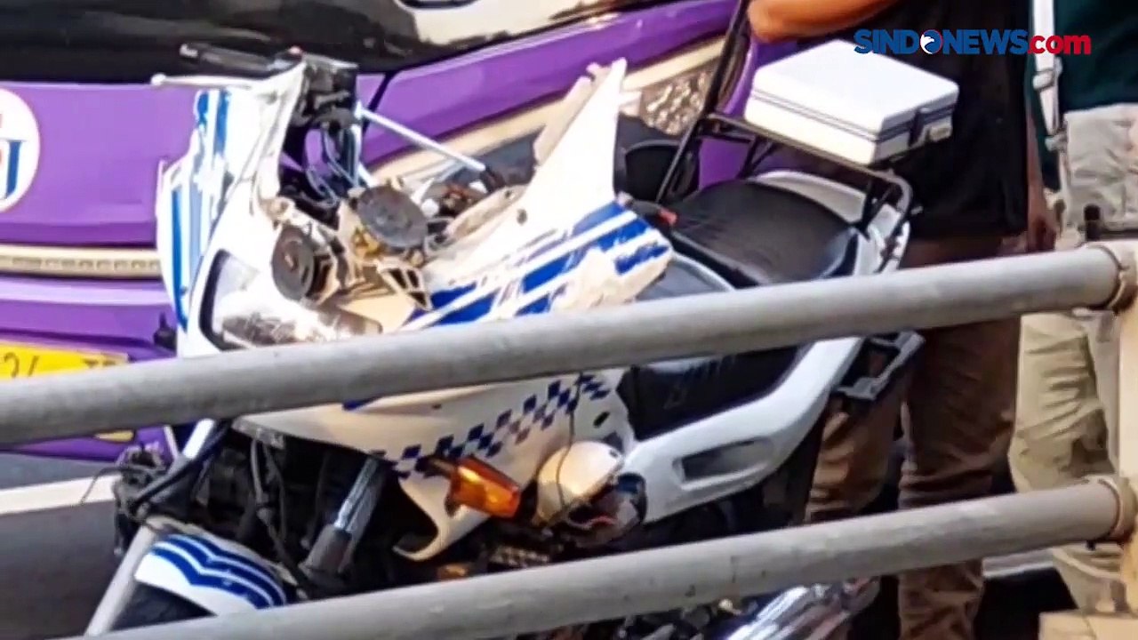 Diduga Melaju dengan Kecepatan Tinggi, 2 Motor Patwal Tabrak Bus di ...