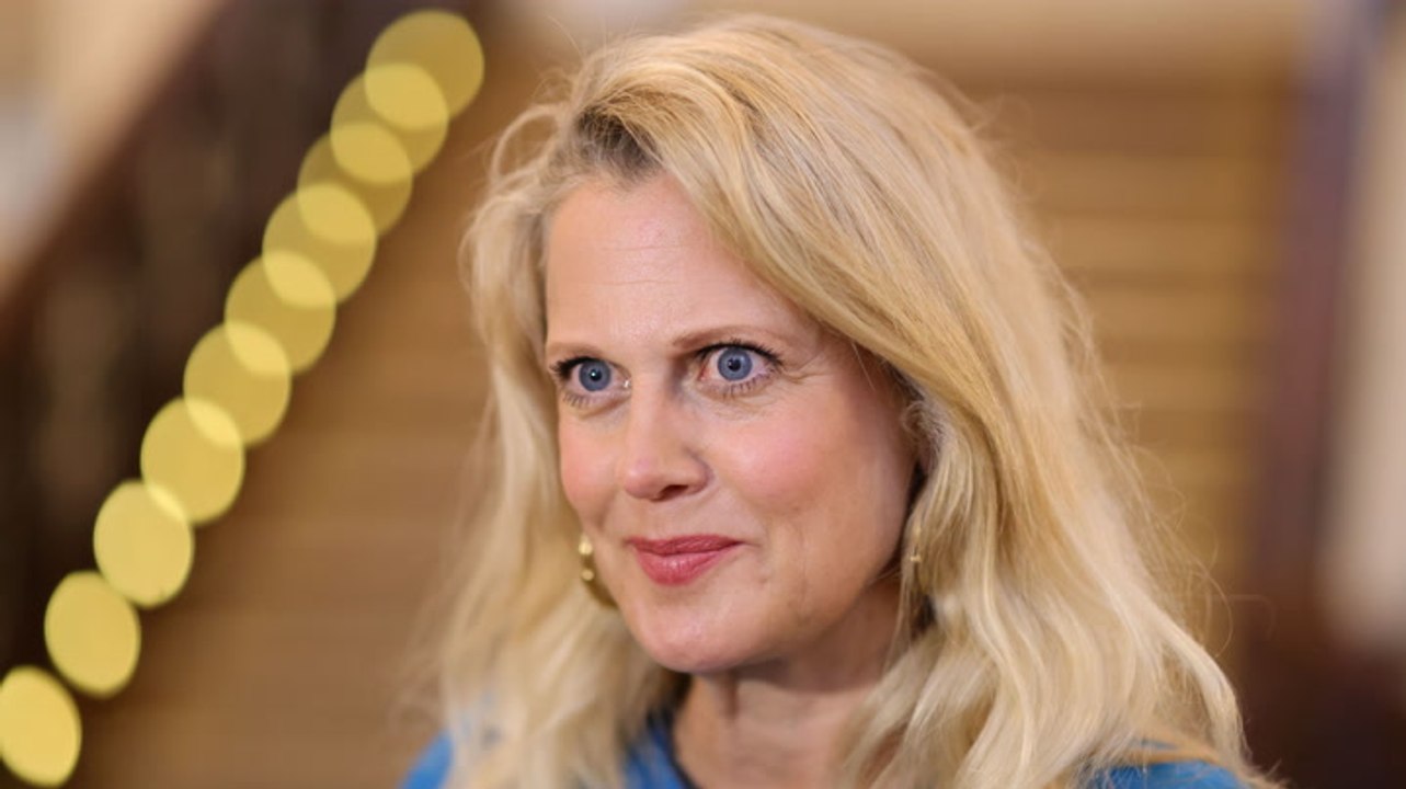 Alles Gute! Barbara Schöneberger wird heute 49 Jahre alt - video ...