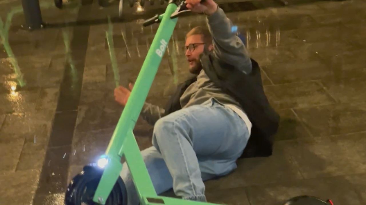 Drunk scooter fail reminds rider that embarrassment is always just one ...