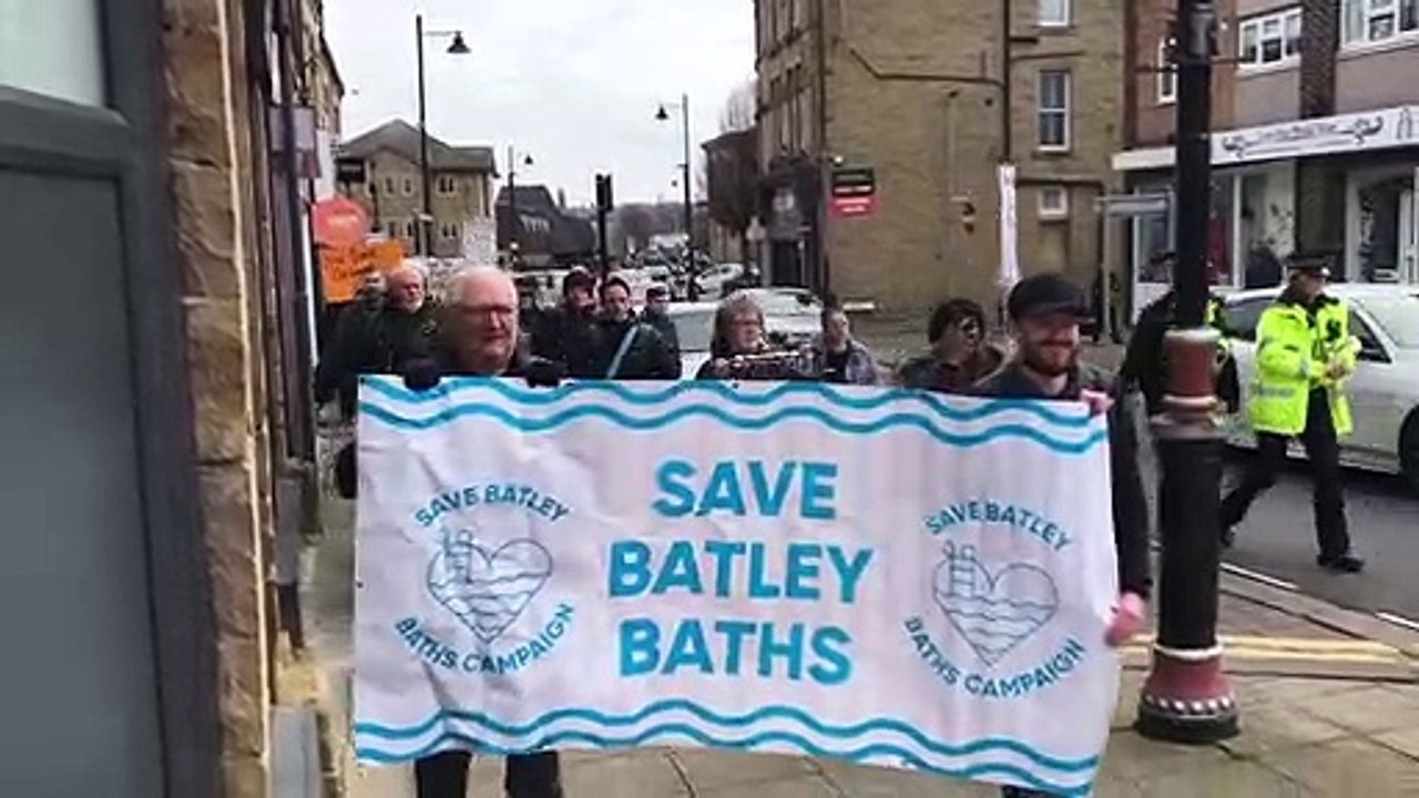 Batley Baths protest - Vídeo Dailymotion