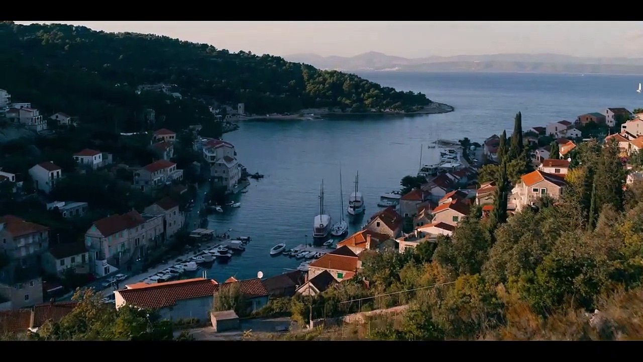 Em Uma Ilha Bem Distante Trailer Dublado - video Dailymotion