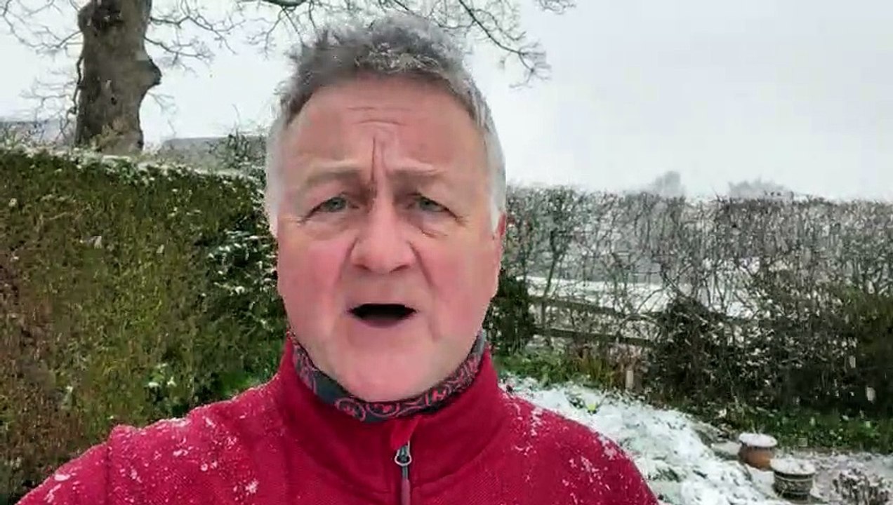 Snow news: Jon Mitchell - ITV Weatherman and meterologist shares the ...