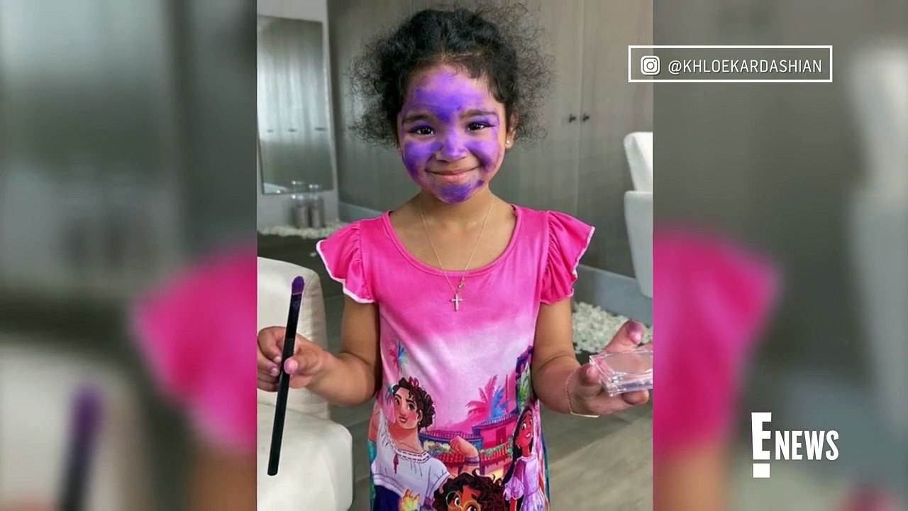 Khloé Kardashian Catches True Painting Her Face with Kim's Makeup _ E ...