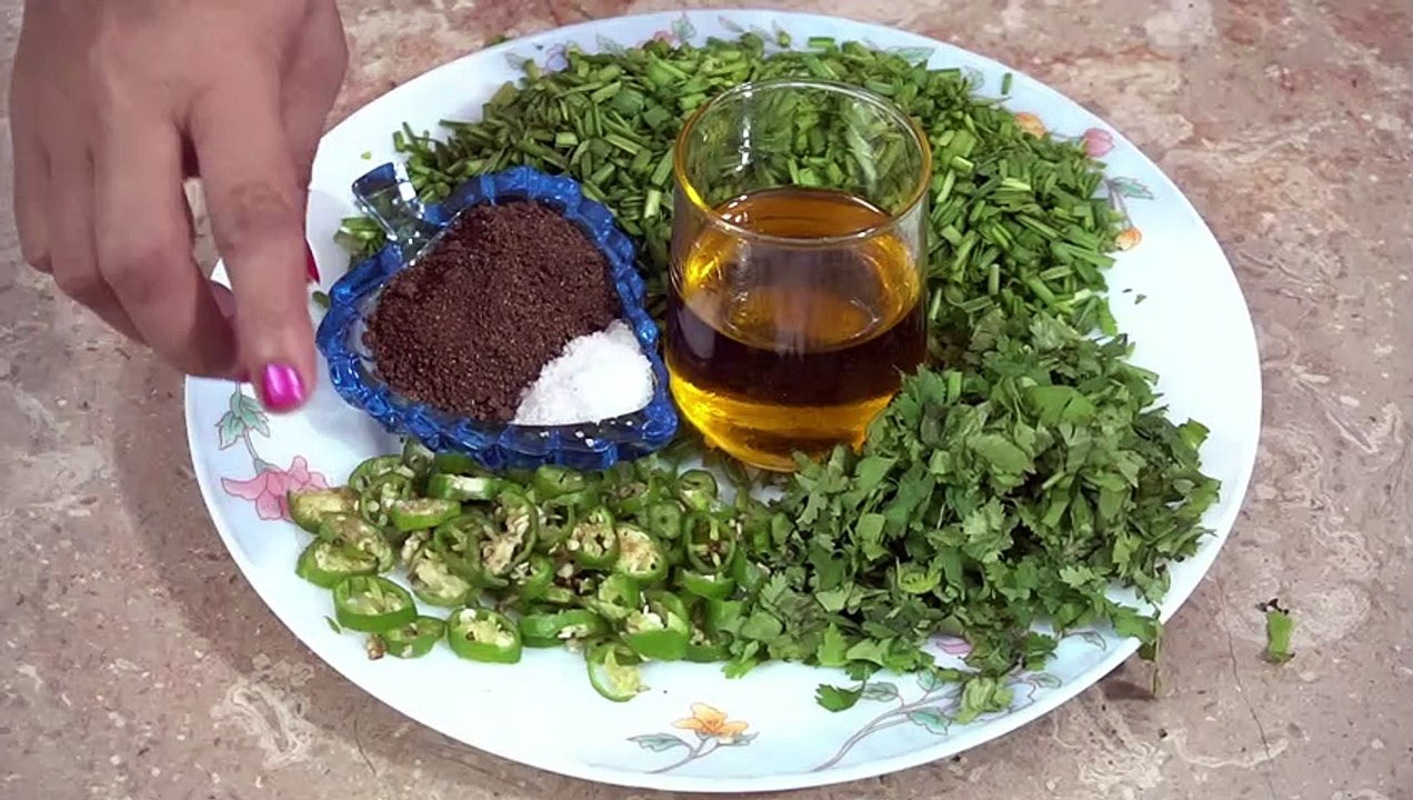 Hara Lehsan Achaar Recipe | Winter Special Fresh Green Spring Garlic ...