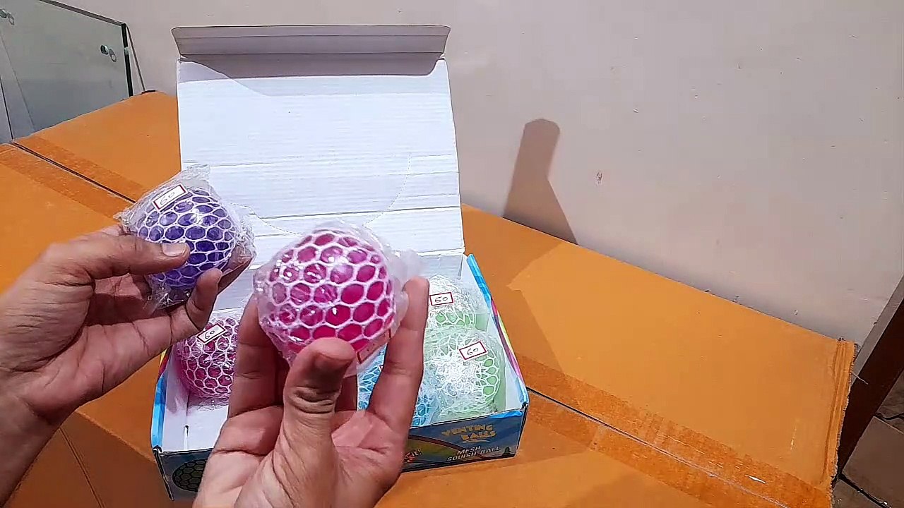 Unboxing and Review of Squeezing Ball Squishy Ball Toys Set - video ...