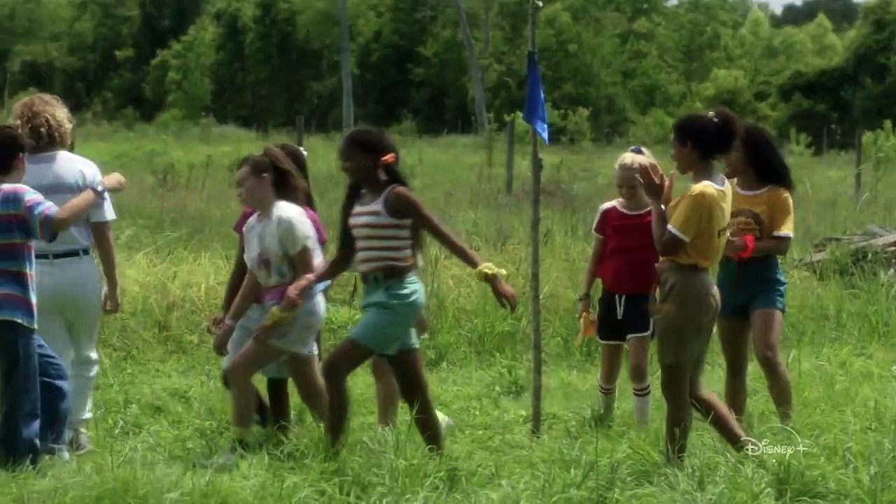 'Secretos en Sulphur Springs' - Tráiler oficial en español - Disney+ ...
