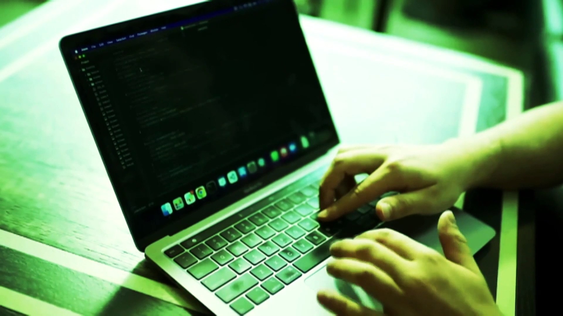 Global tech leaders call for pause on AI research