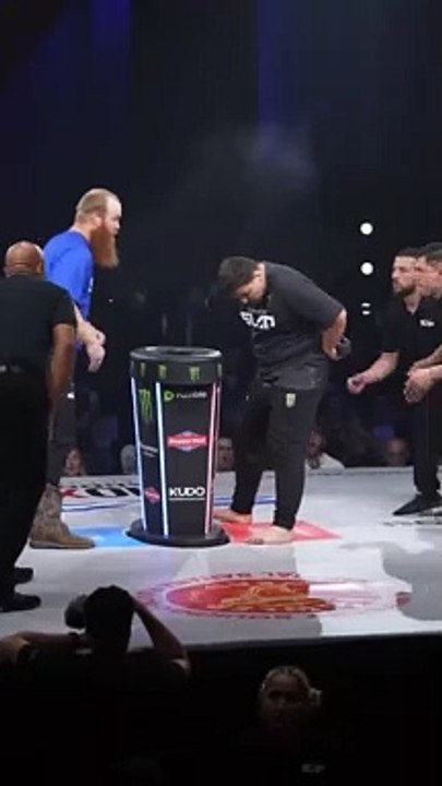 The FIRST Power Slap heavyweight champion.... - video Dailymotion