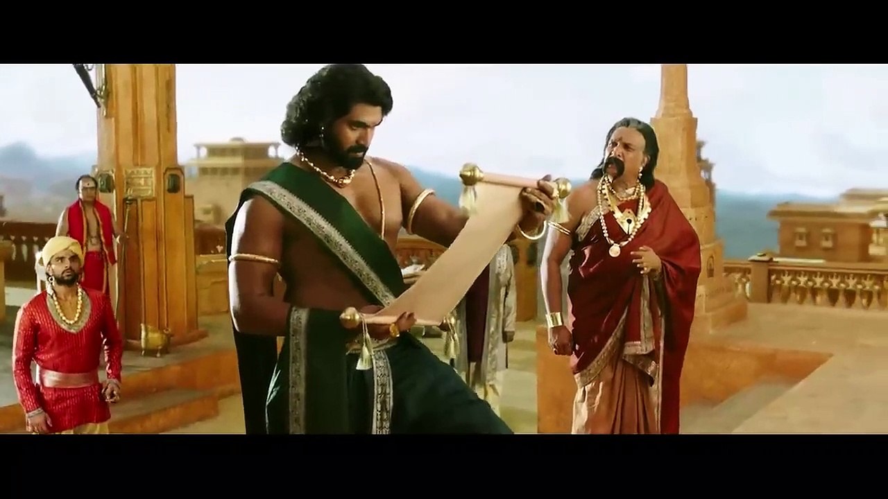 बाहुबली ने राजकुमारी को बैल से बचाया और राजकुमारी मंत्रमुग्ध हो गई ...