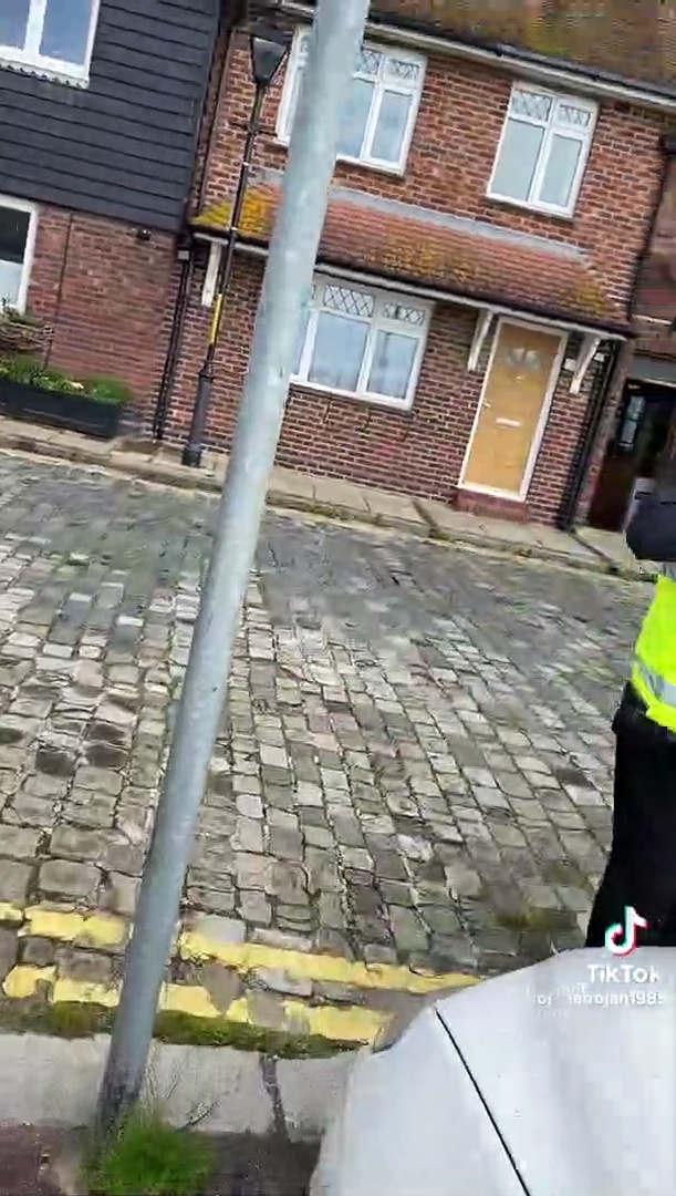 Over-zealous parking warden goes viral on TikTok