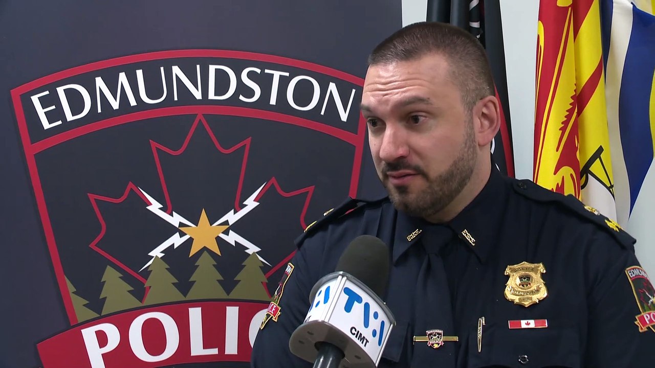 Edmundston : des caméras corporelles pour la police - Vidéo Dailymotion