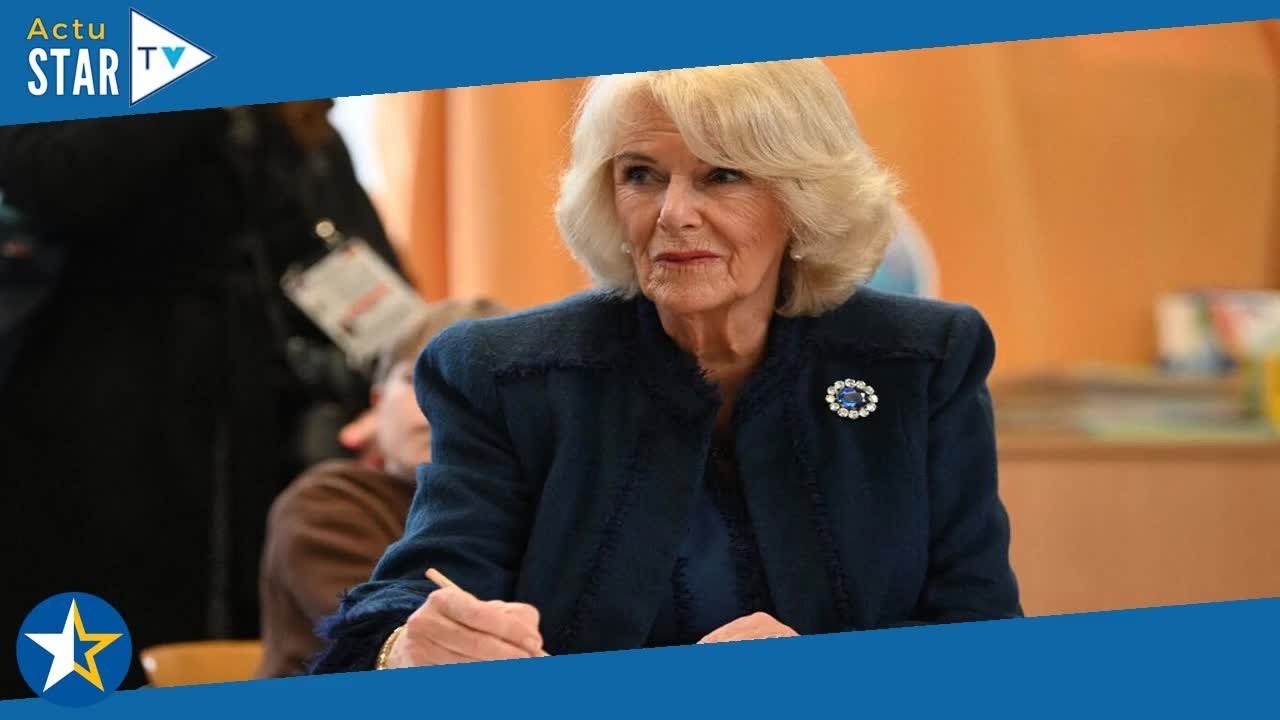 Camilla Parker Bowles : en visite à l'école, elle dessine un drôle de ...