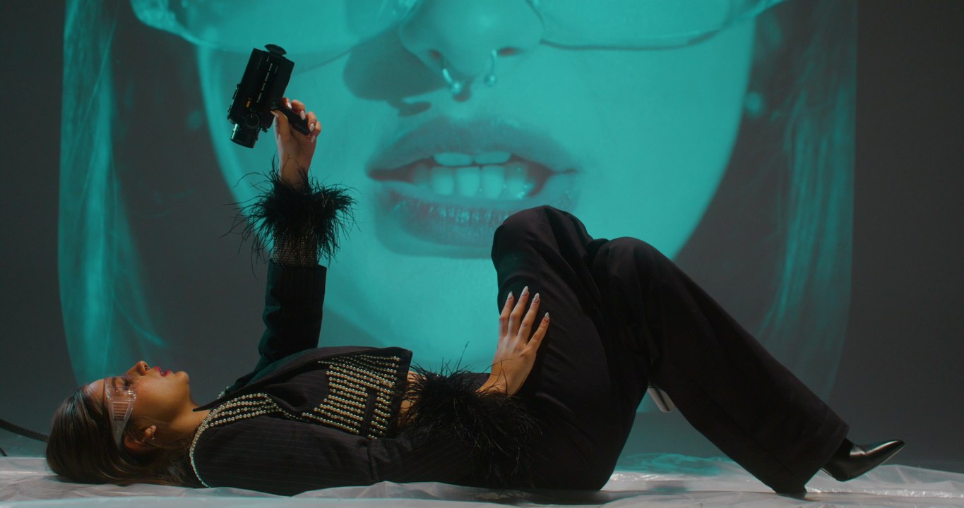 Loren - Acel ceva - Vídeo Dailymotion