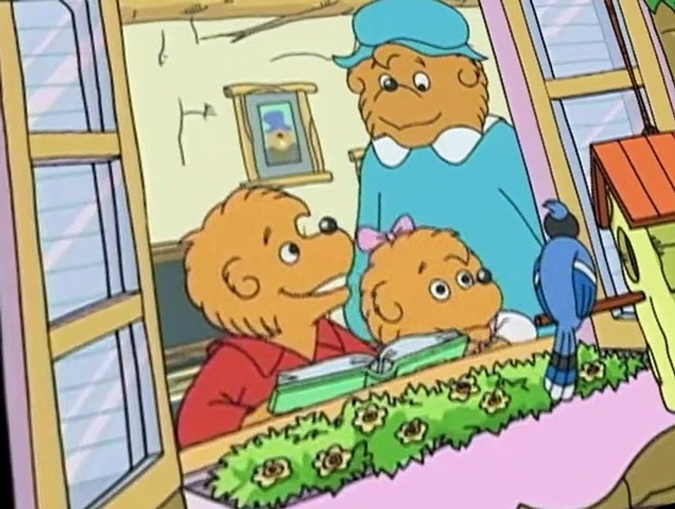 The Berenstain Bears 2003 Berenstain Bears E005 Too Much TV – Trick or ...