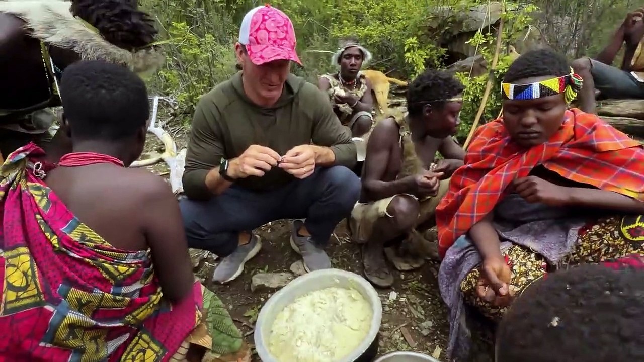 72 Hours with Africa's Last Monkey-Eating Tribe!! - video Dailymotion