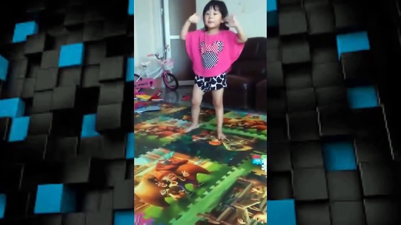 Funny baby chacha dance is very hot, noise Điệu nhảy mê hồn của bé gái ...